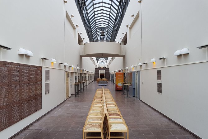 Rovaniemi walking tour and guided Arktikum experience - What Makes This Tour Stand Out?