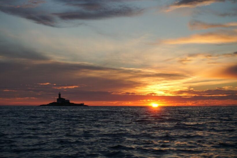 Rovinj: Sunset Boat Trip with Dolphin Watching - Key Points