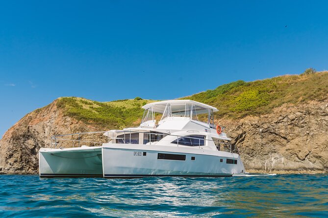 Royal Charters: The Premier Yacht Charter in Costa Rica - Explore the Stunning Playa Flamingo