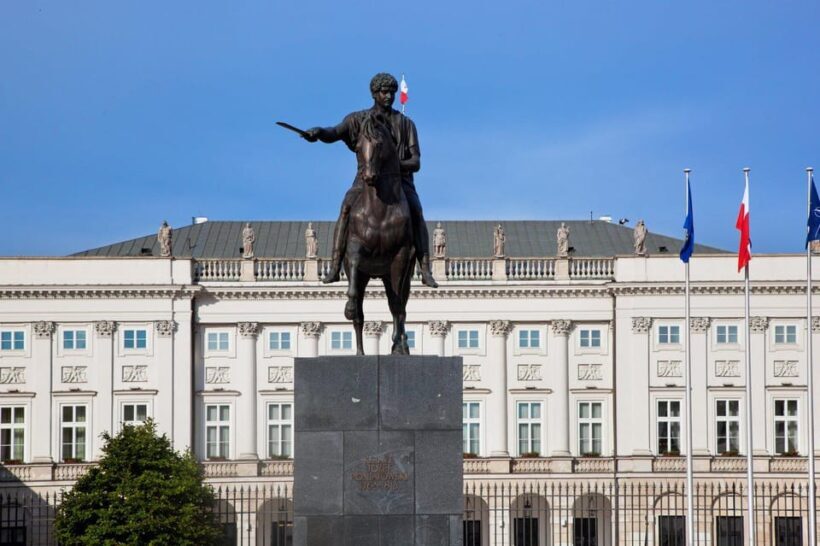 ROYAL & COMMUNIST WARSAW walking tour in English - The Experience and Atmosphere