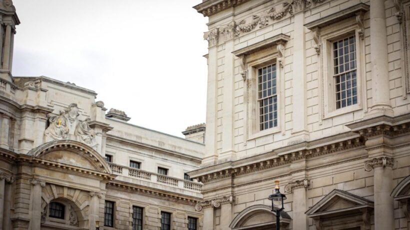 Royal London: from Saxons to Tudors & Stuarts Walking Tour - FAQs