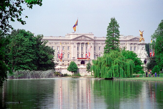Royal London Guided Sightseeing Tour and Thames River Cruise - Scenic Thames River Cruise