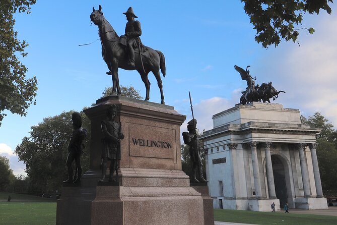 Royal London Walking Tour With High Tea at Kensington Palace - Dietary Accommodations and Beverage Options