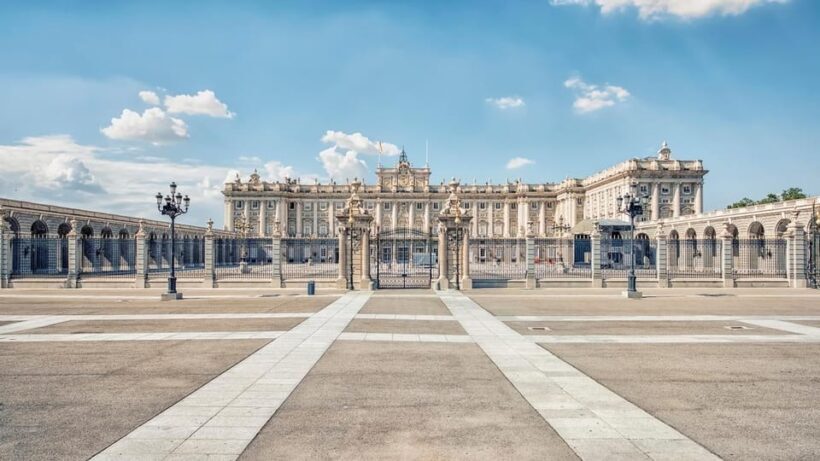 Royal Madrid Walking Tour: Palaces & Plazas - What’s Included & Practical Details