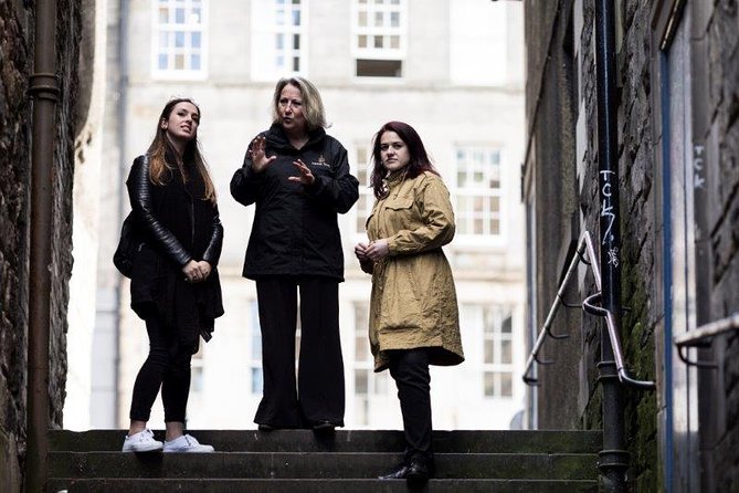 Royal Mile and Edinburgh Castle - Small Group Walking Tour - Authenticity and the Value of the Experience