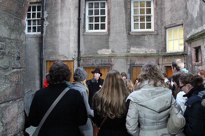Royal Mile and Edinburgh Castle - Small Group Walking Tour - Who Should Consider This Tour?