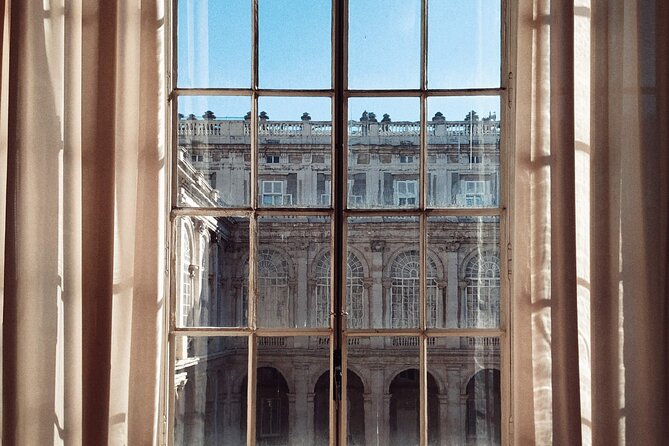 Royal Palace Madrid Small Group Tour With Skip the Line Ticket - Inclusions and Accessibility