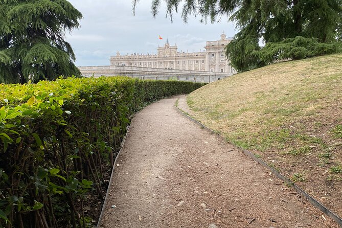 Royal Palace Madrid Small Group Tour With Skip the Line Ticket - Recommendations and Tips