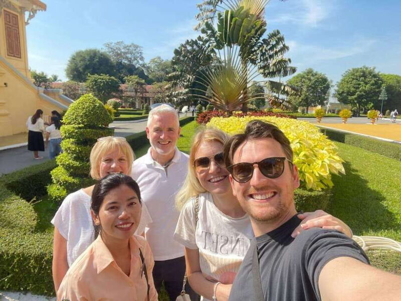 Royal Palace, National Museum & Wat Phnom with Private tour - FAQ