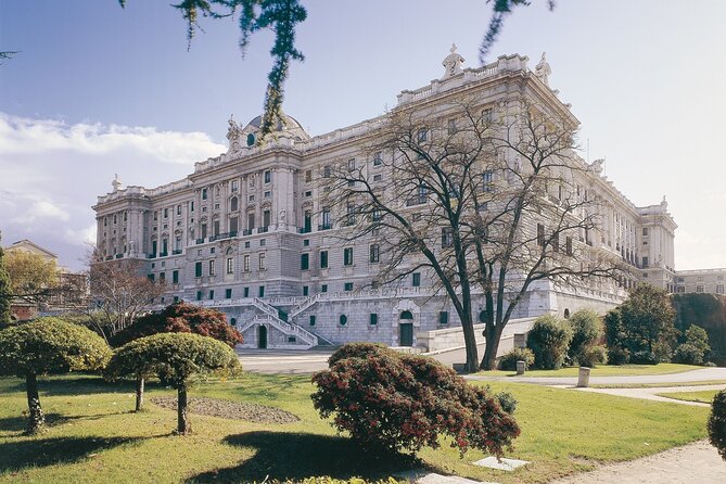 Royal Palace of Madrid Early Entrance Tour Skip-The-Line Ticket - Accessibility and Requirements