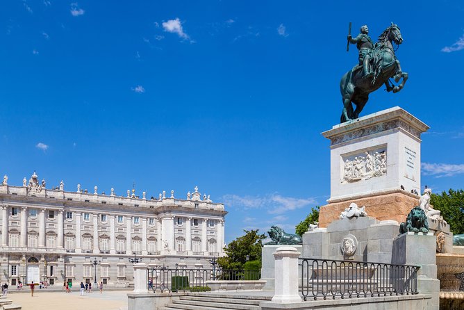 Royal Palace of Madrid Private Tour with Tickets - Key Points