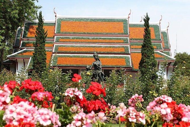 Royal Residence & Wat Phrathat Doi Suthep Half Day Tour From Chiang Mai - What to Expect from the Tour