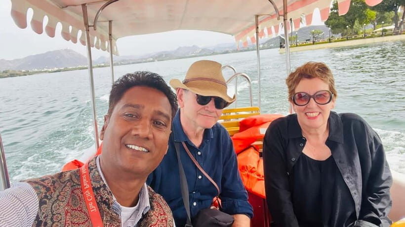 Royal Romance of Udaipur: Palaces, Lakes & Hidden Gems Tour - Discovering the Royal Grandeur: City Palace and More