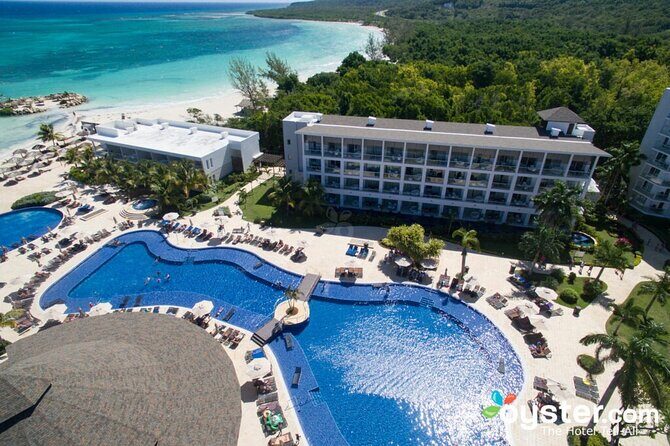 Royalton Blue Waters and Hideaway at Blue Waters Airport Transfer - Frequently Asked Questions