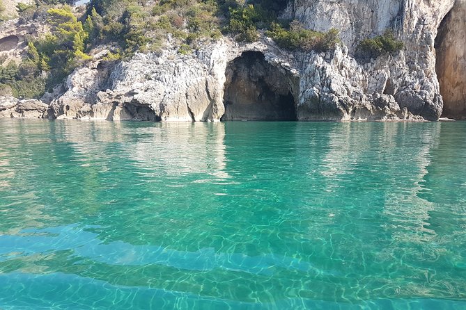 Rubber dinghy to rent Joker Boat Coaster 470 40CV (Without License) - The Sum Up: Who Should Consider This?