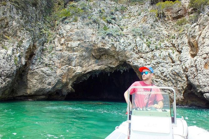 Rubber dinghy to rent Predator 599 40CV (Without License) - FAQ