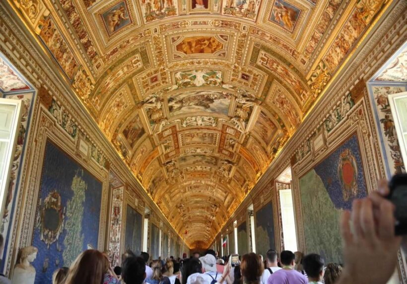 Russian Tour - Vatican Museum & Sistine Chapel - A Detailed Look at the Vatican Museum & Sistine Chapel Tour