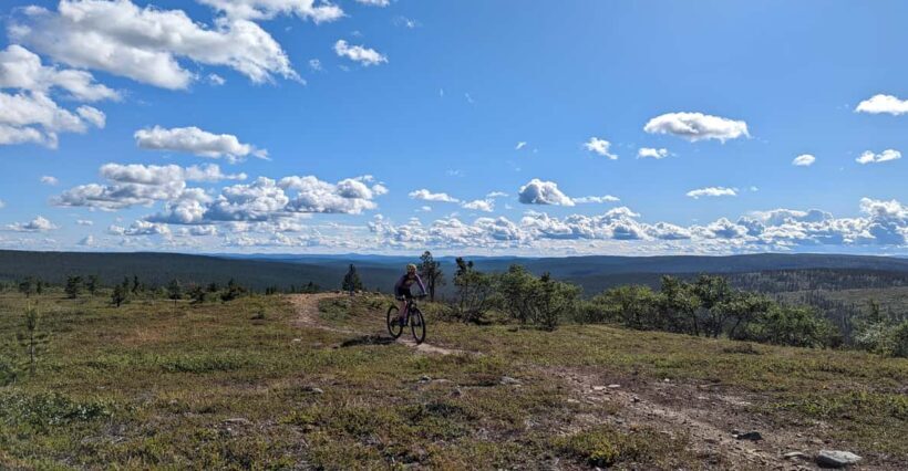 Saariselkä: Flow trails and Rock Gardens Mountain Bike Tour - Key Points