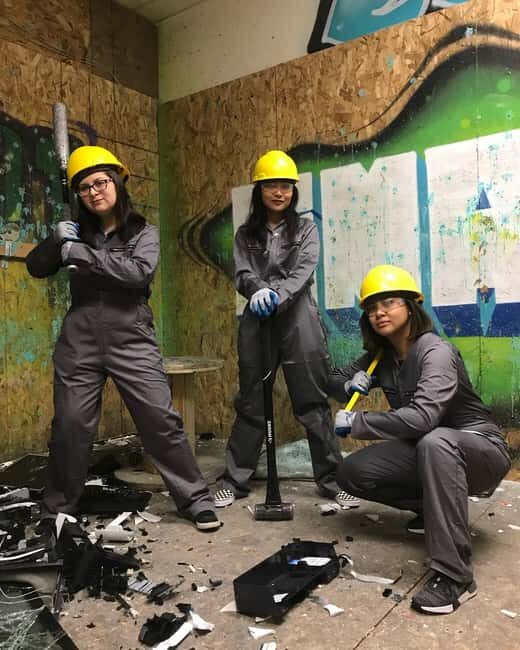 Sacramento Downtown: Rage Room Experience - The Sum Up