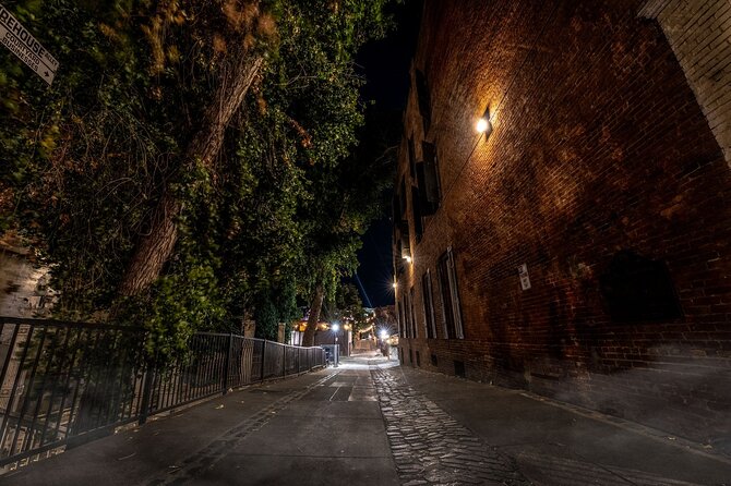 Sacramento Ghosts: Gunslingers and Ghouls Tour - Uncovering the Citys Dark Past