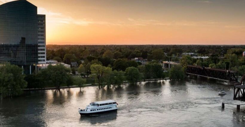 Sacramento: New Year's Eve River Cruise - An Honest Look at the Sacramento New Year’s Eve River Cruise