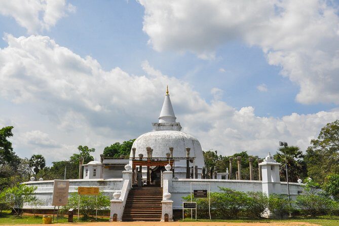 Sacred City of Anuradhapura from Colombo - The Living Spirit: Jaya Sri Maha Bodhi
