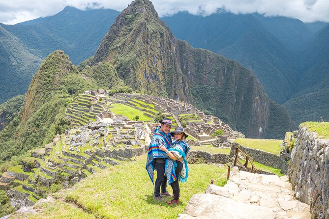 Sacred Valley and Machu Picchu 2-Day Tour From Cusco - Transportation and Logistics