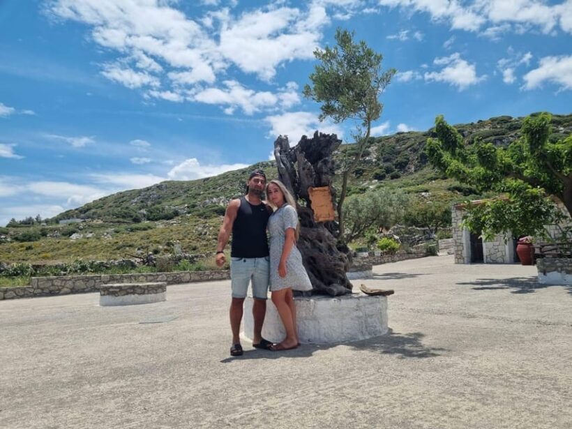 Safari: Juhtas mount,raki and wine distillery,explore crete - Key Points