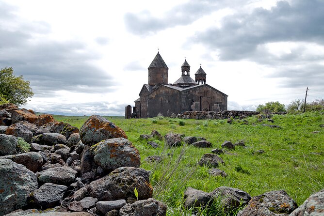 Saghmosavank Group Tour Review: A Memorable Experience - Discovering Saghmosavank and Hovhanavank Monasteries