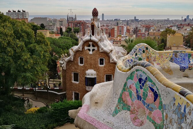 Sagrada Familia and Guell Park Private Tour With Drink and Tapa - Exploring Sagrada Familia