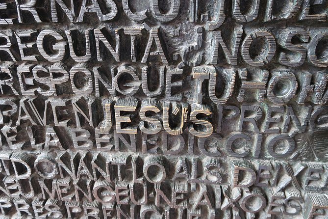 Sagrada Familia Evening Private Tour With Expert Guide - Skip the Lines for a More Intimate Experience