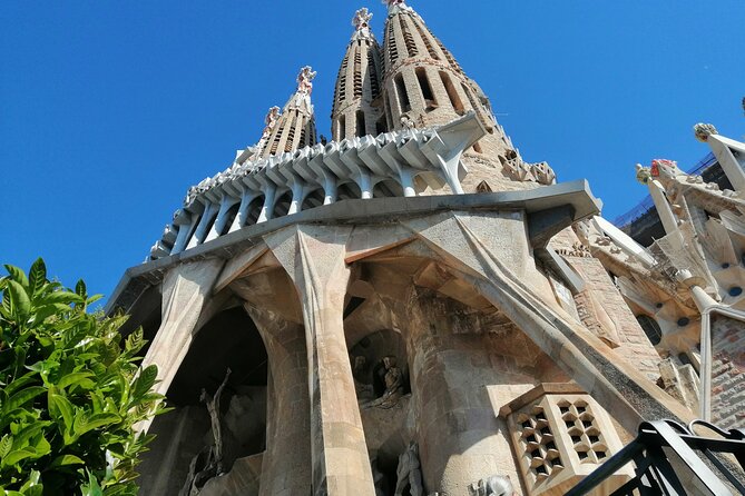Sagrada Familia Guided Group Tour With Options - Tour Overview and Options
