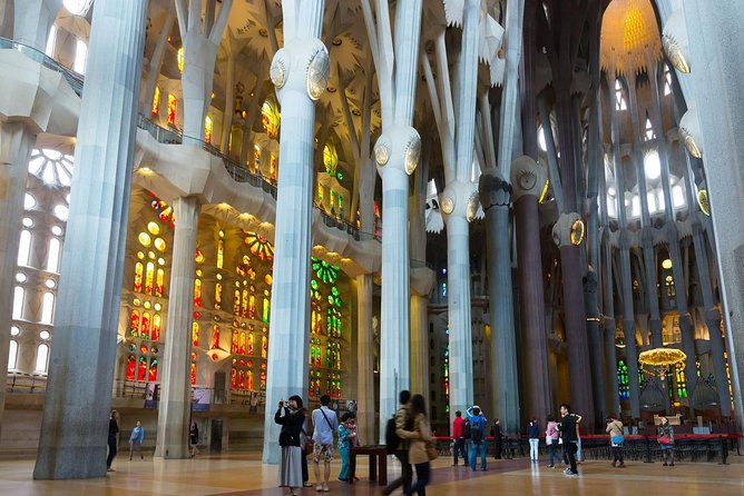 Sagrada Familia Guided Tour With Towers Access - Meeting and Pickup Details