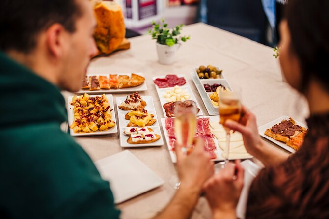 Sagrada Familia Jamon & Tapas Tasting Experience - Practical Tips for Visitors