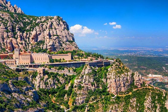 Sagrada Familia & Montserrat Small Group Tour with Hotel pick-up - What’s Included and What to Expect