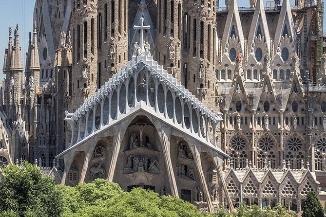 Sagrada Familia Private Tour With Skip-The-Line Ticket - Guest Experiences and Reviews