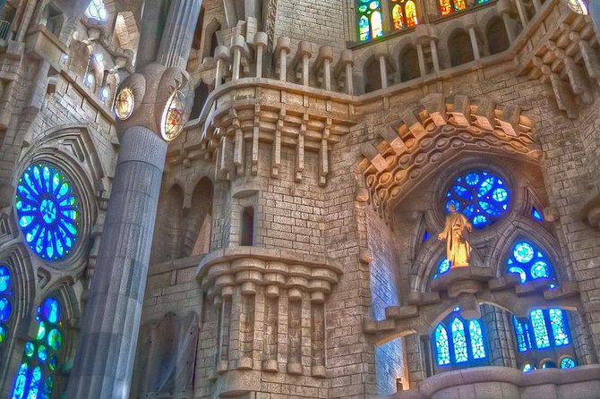Sagrada Familia Private Tour With Skip-The-Line Ticket - Historical and Cultural Insights
