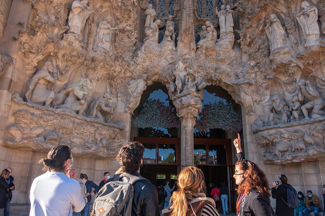 Sagrada Familia Small Group Guided Tour with Skip the Line Ticket - The Sum Up: Who Will Love This Tour?