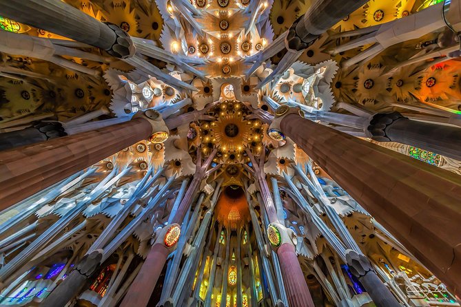Sagrada Familia Small Group Tour with Skip the Line Ticket - The Sum Up
