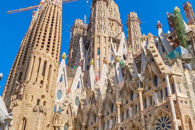 Sagrada Familia Tour Review: A Must-See Experience - Unique Architectural Features and Design