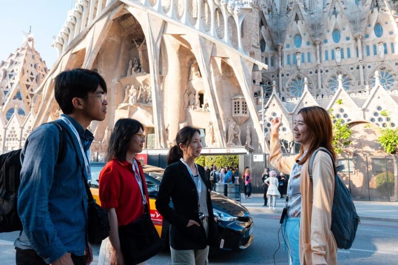 Sagrada Familia Tour with Express Entry and Local Guide - The Itinerary in Detail