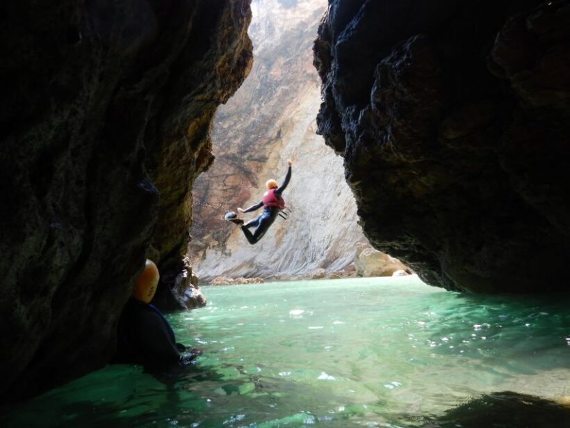 Sagres: Coasteering - Swimming, Cliff Jump & Rock Climbing - The Guides and Group Experience