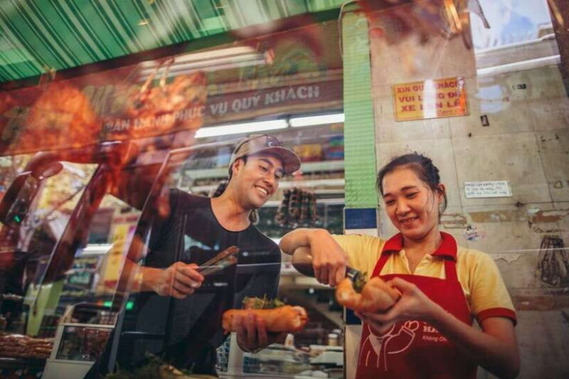 Saigon at Sunset: Ultimate Street Food Experience - The Itinerary: An Evening of Sightseeing and Sampling