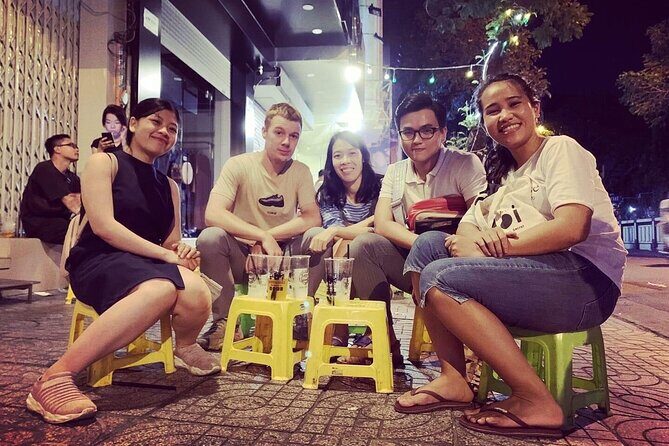 SAIGON BIKE TOUR -Food & Sightseeing with locals on the Bike - Key Points