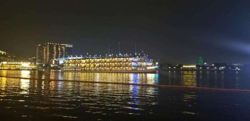 Saigon: Night Cruise with Dinner on the Saigon River - Key Points