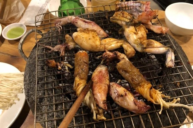 Saigon Night Walking local Street Food Tour with local Student - What the Tour Includes—and What It Doesn’t