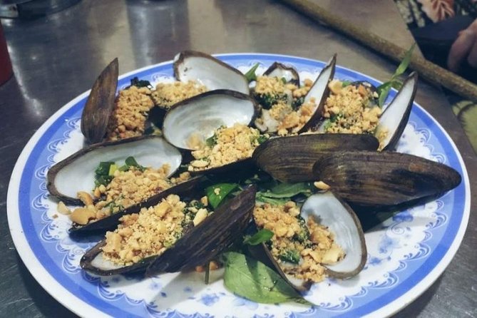 Saigon Night Walking local Street Food Tour with local Student - Practical Tips for Enjoying the Tour