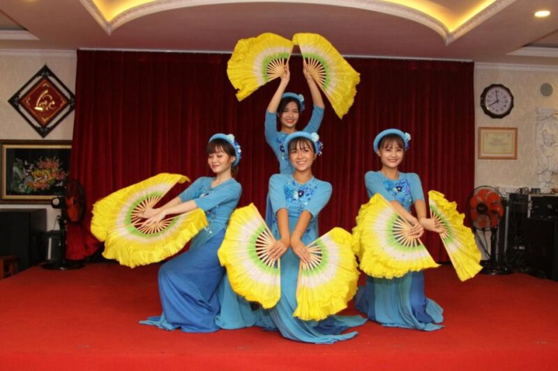 Saigon River Dinner on Cruise with Buffet and live music - FAQs