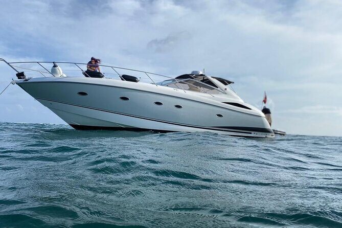Sail from Cancun by private yacht and visit Playa Norte - Analyzing the Value