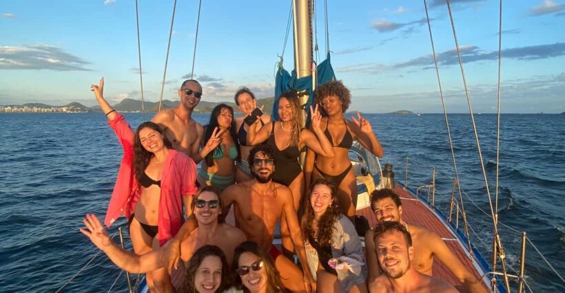 Sailboat in Rio de Janeiro, with open bar and snacks - Key Points